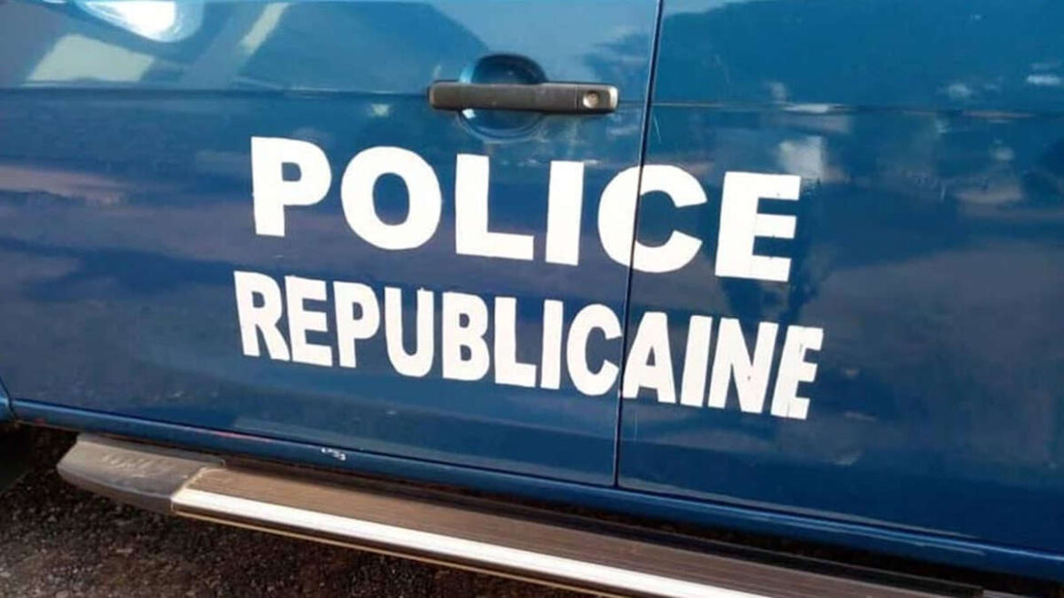 Bénin : Des armes et effets militaires découverts chez un homme à ...
